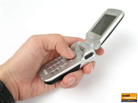 Sony Ericsson Z530 pictures, official photos
