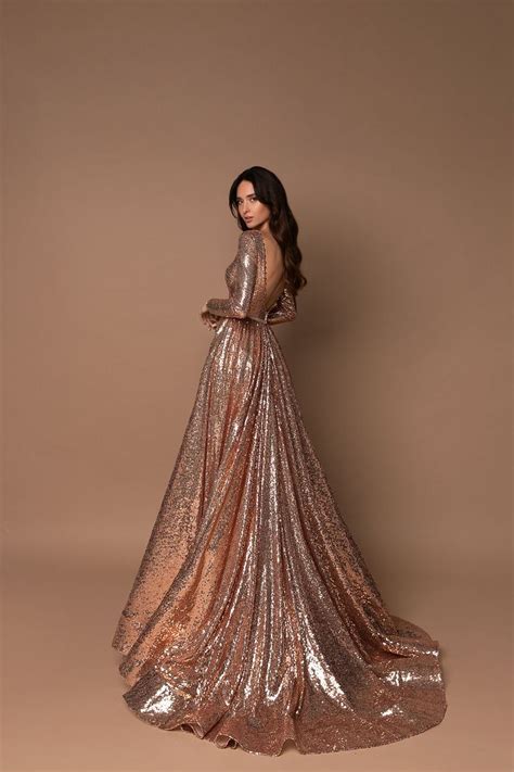 Pin by neya fashion world on Fashion | Evening dresses elegant, Evening ...