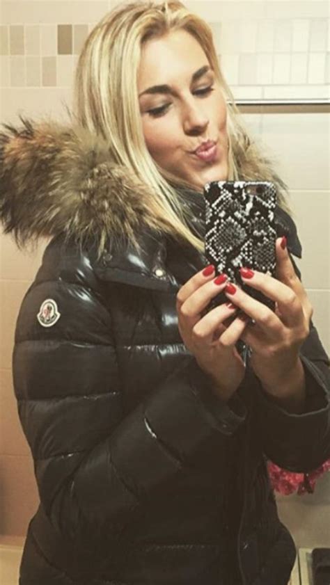 303 besten Moncler Bilder auf Pinterest | Daunenjacken, Moncler und Sims