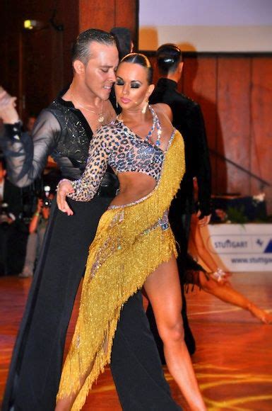 gold leopard print | Танцевальные наряды, Танцевальные платья, Одежда ...