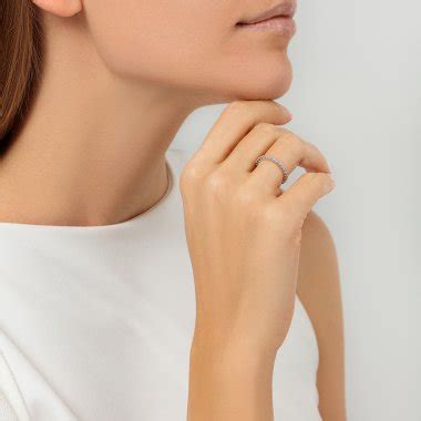 Серебряные украшения — купить ювелирное изделие из серебра недорого в ...
