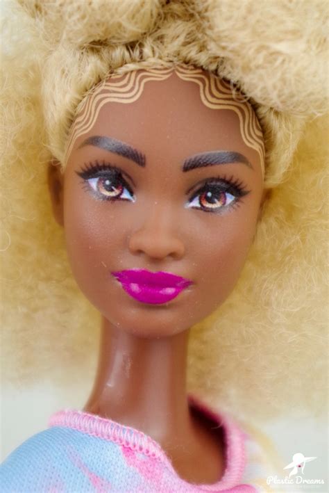Plastic Dreams Dolls :: Barbie et miniatures: Fashionistas Barbie Doll ...