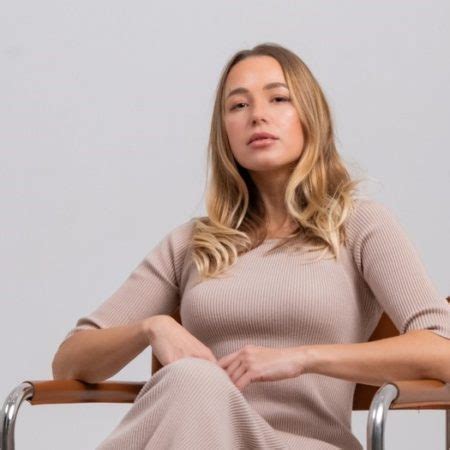 Юбка-футляр – основа твоей женственности