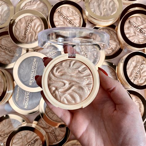 Revolution Highlighter - Highlight Re-loaded - Just My Tipe | PinkPanda.de
