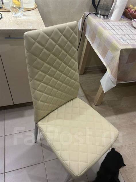 Стулья кухонные, бежевый, б/у, в наличии. Цена: 6 000₽ во Владивостоке