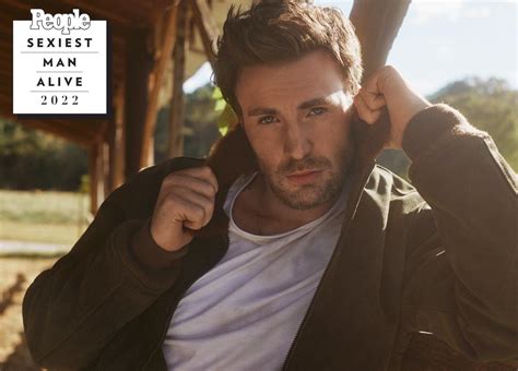 Sexiest Man Alive Chris Evans Recalls His First Kiss, First Crushes ...