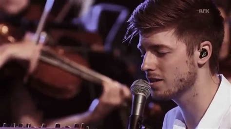 Lido performing Drowning (Remix) by BANKS with KORK Orchestra - YouTube