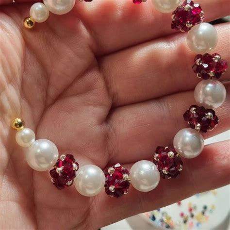 Браслет из жемчуга | Beaded bracelets, Jewelry, Beaded