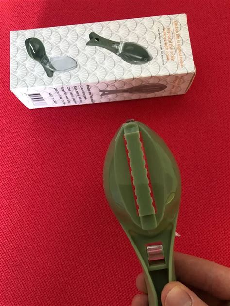 Рыбочистка, прибор для чистки рыбы Fish Scale Scraper with Cover ...