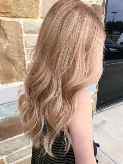 7 оттенков волос, которые молодят | Haarfarbe blond, Haare blond färben ...