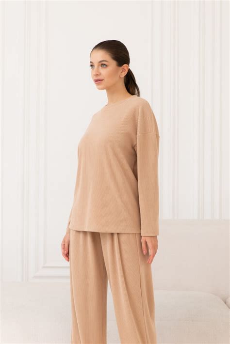 Костюм из лапши лонгслив и брюки в бежевом цвете - MimiPajamas