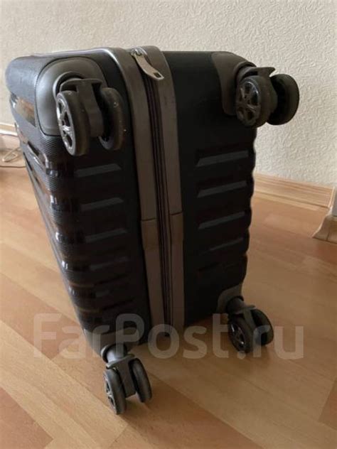 Чемодан на колесах, 20 дюймов (размер ручной клади S), б/у, в наличии ...
