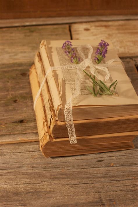 декор из книг, старые книги, книги винтаж, старинные книги, винтажный ...