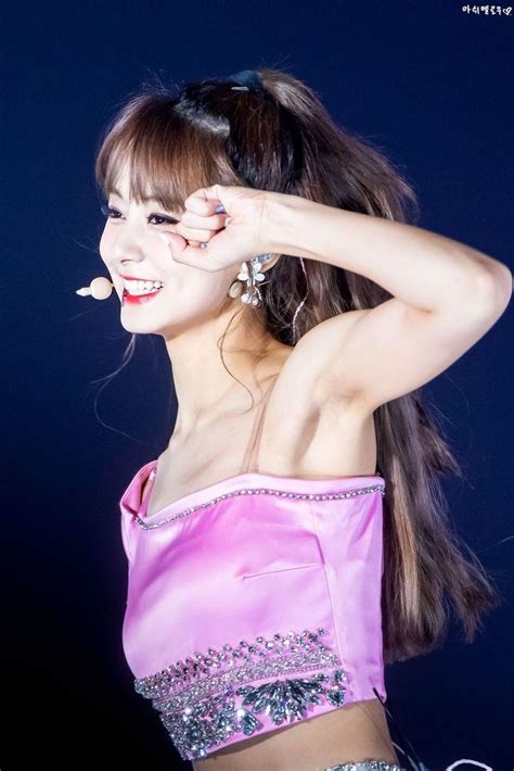 Tzuyu armpit : r/KpopArmpit