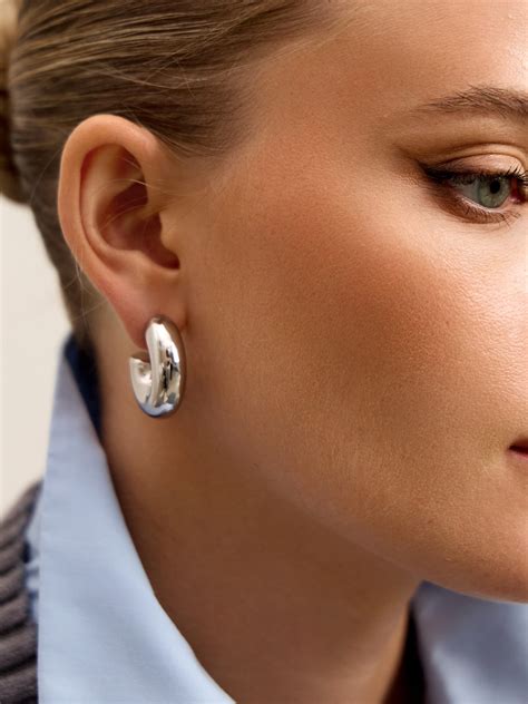 Дутые серьги-полукольца :: LICHI - Online fashion store
