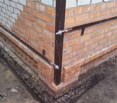 Трещины в кирпичных стенах: заделка, стяжка, как исправить, остановить ...