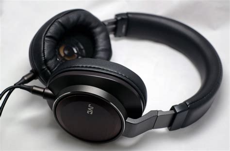 Sandal Audio: JVC WOOD 01 HA-SW01 ヘッドホンのレビュー