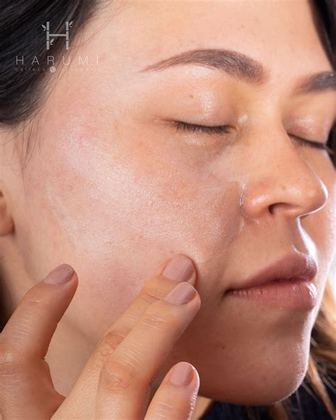 Jabón en aceite y acuoso facial de Maxclinic con Calendula - Maxclinic ...