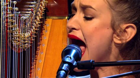 Joanna Newsom - Leaving The City (on Later) - YouTube