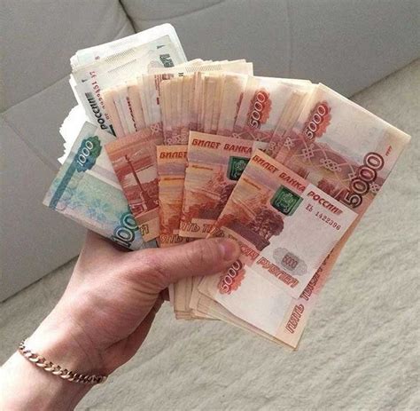 Фото Денег 5000 — Queenphoto.Ru