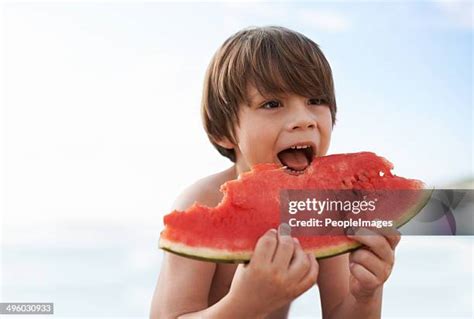 181 Yum Kids Stock Photos, High-Res Pictures, and Images - Getty Images