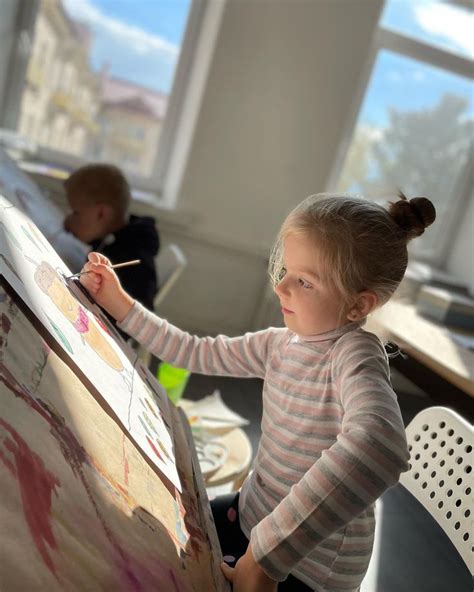 Рисование развивает воображение | Home art, Decor, High chair