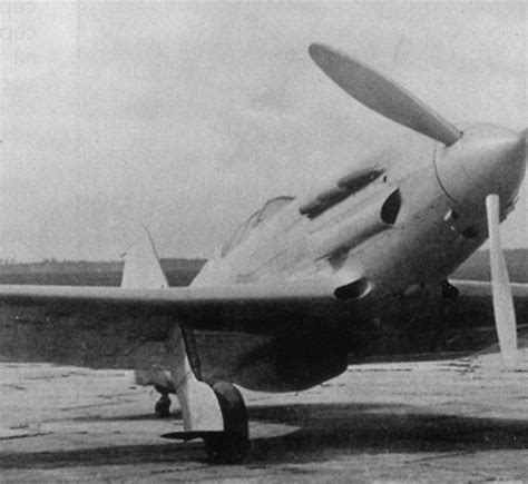 Истребитель МиГ-1 (И-200). - Российская авиация