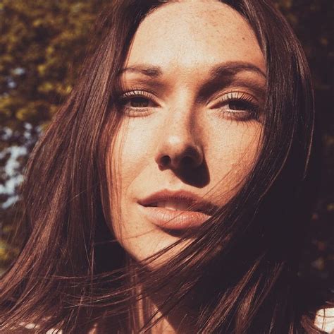 Mabes releases a delightful indie-pop tune, entitled, “Bigger Picture”