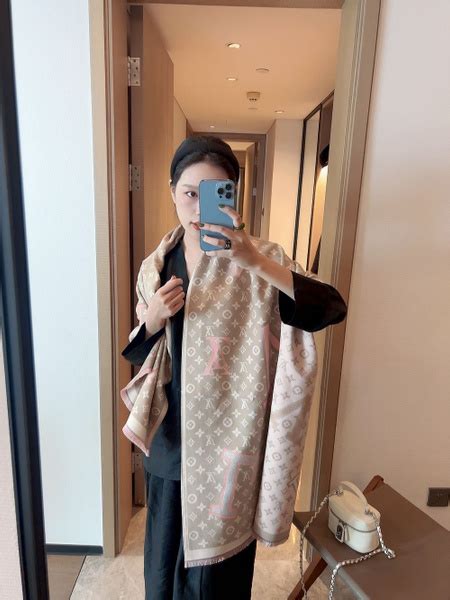 Палантин Louis Vuitton - купить с доставкой по выгодным ценам в ...
