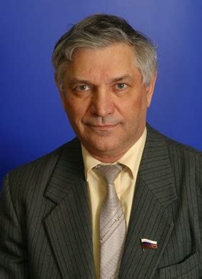 Биография Валентин Иванов
