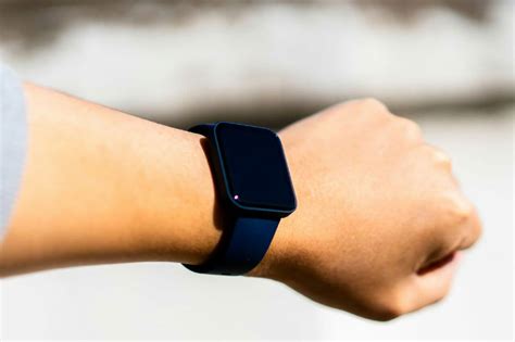 Магнитная зарядка, 117 режимов тренировок, GPS, NFC и 12 дней ...