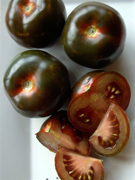Томат Кумато (Kumato)