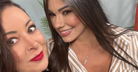 Esperanza Gómez y Flavia Dos Santos se besaron