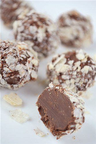 Мятный трюфель | Homemade chocolate bonbons, Homemade chocolate ...