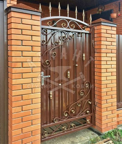 Входная кованая калитка с профнастилом ККЛ-329: купить в Москве, фото, цены