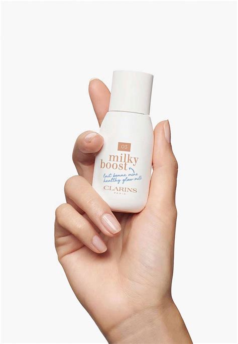 BB-Флюид для лица Clarins оттеночный, с сияющим финишем, цвет: бежевый ...