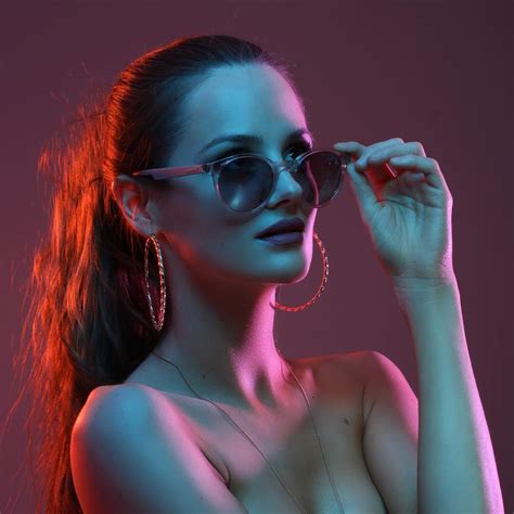 Synth-Pop Newcomer Ina Reni - Soundkartell › Soundkartell › Berlin ...