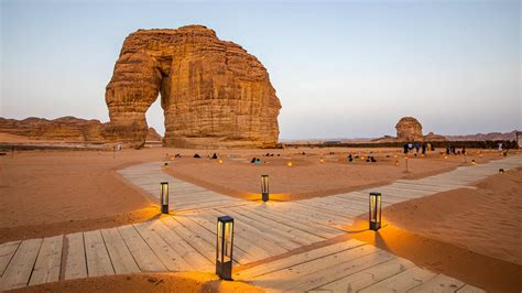 Mount Athleb & Al-Ula city ... As if you were "Outside the Earth" | Leaders