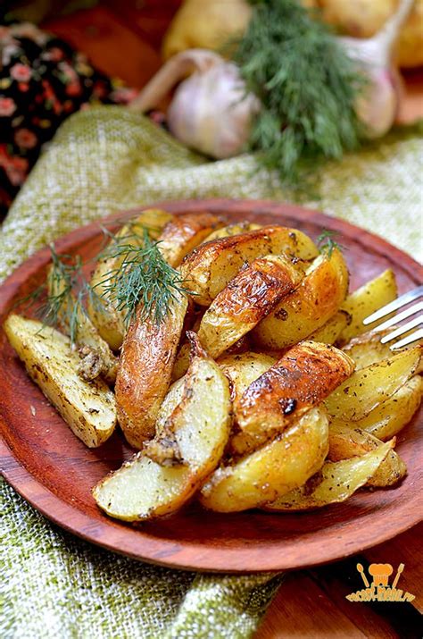 Картофель по-деревенски в духовке