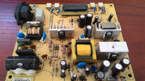 [Kupię] Poszukuję kondensatora R 101K 1KV (zdjęcie)