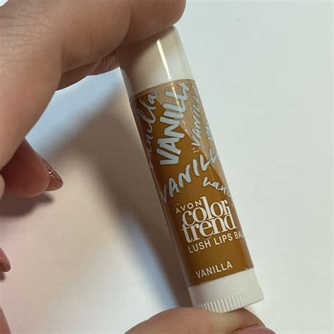 Бальзам для губ Avon Lush lips balm Vanilla | отзывы
