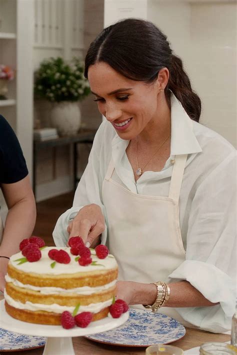 What is Meghan Markle's lemon cake recipe featured on her show?