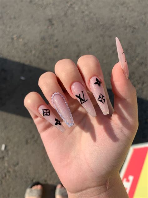 nails Louis Vuitton | Дизайнерские ногти, Кэжуал ногти, Ногти