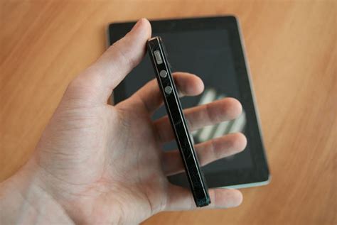 Деревянный iPad и кожаный iPhone от магазина «Винил с корицей ...