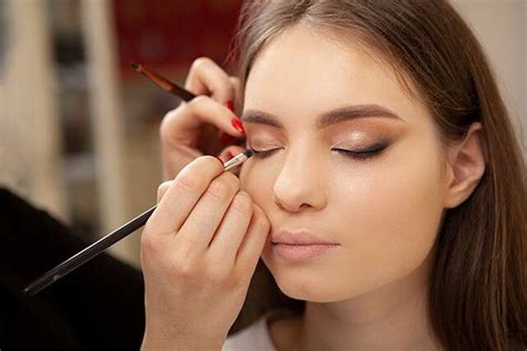 Makeup tips & tricks for summer