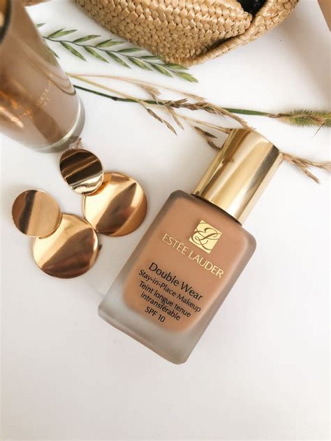 Тон Estée Lauder | Estee, Makeup, Perfume bottles