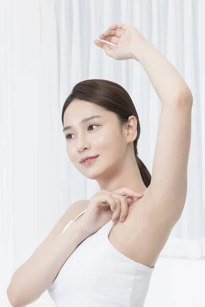Armpit asian Stock Photos, Royalty Free Armpit asian Images | Depositphotos