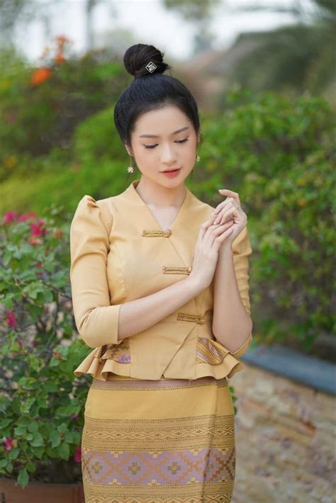 50+ Myanmar Outfit For Women | Myanmar Traditional Dress 👗| Fashion ...