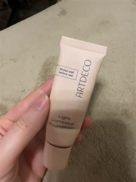 Тональные средства ARTDECO Тональная основа Light Luminous foundation ...