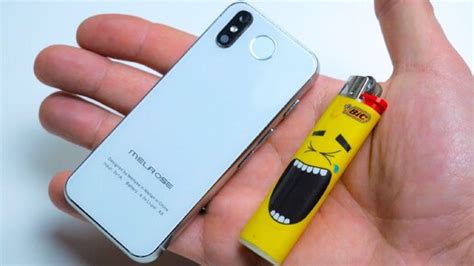 iPhone Se 2 mini? Самый маленький смартфон в мире?? | РасПаковка ...